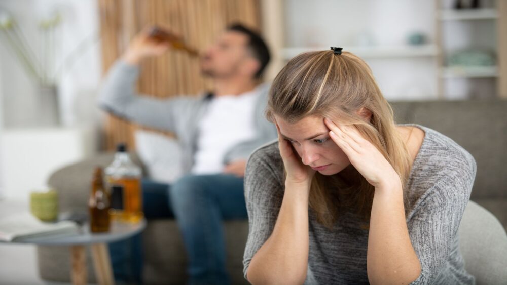 It's Not Just You: 5 Ways Alcohol Abuse Affects Relationships